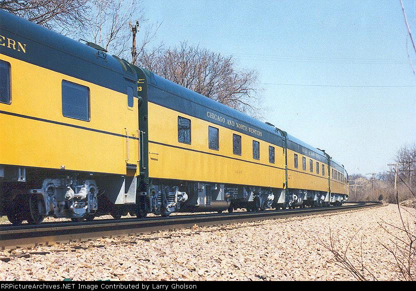 CNW 413 "Lake Bluff"